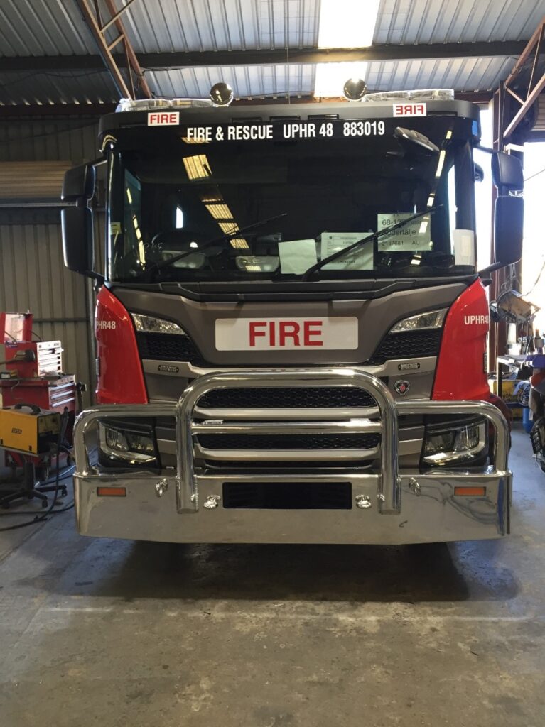 Scania P Cab Loop Style Bull Bar | Irvin Bullbars Perth | Scania P Cab ...